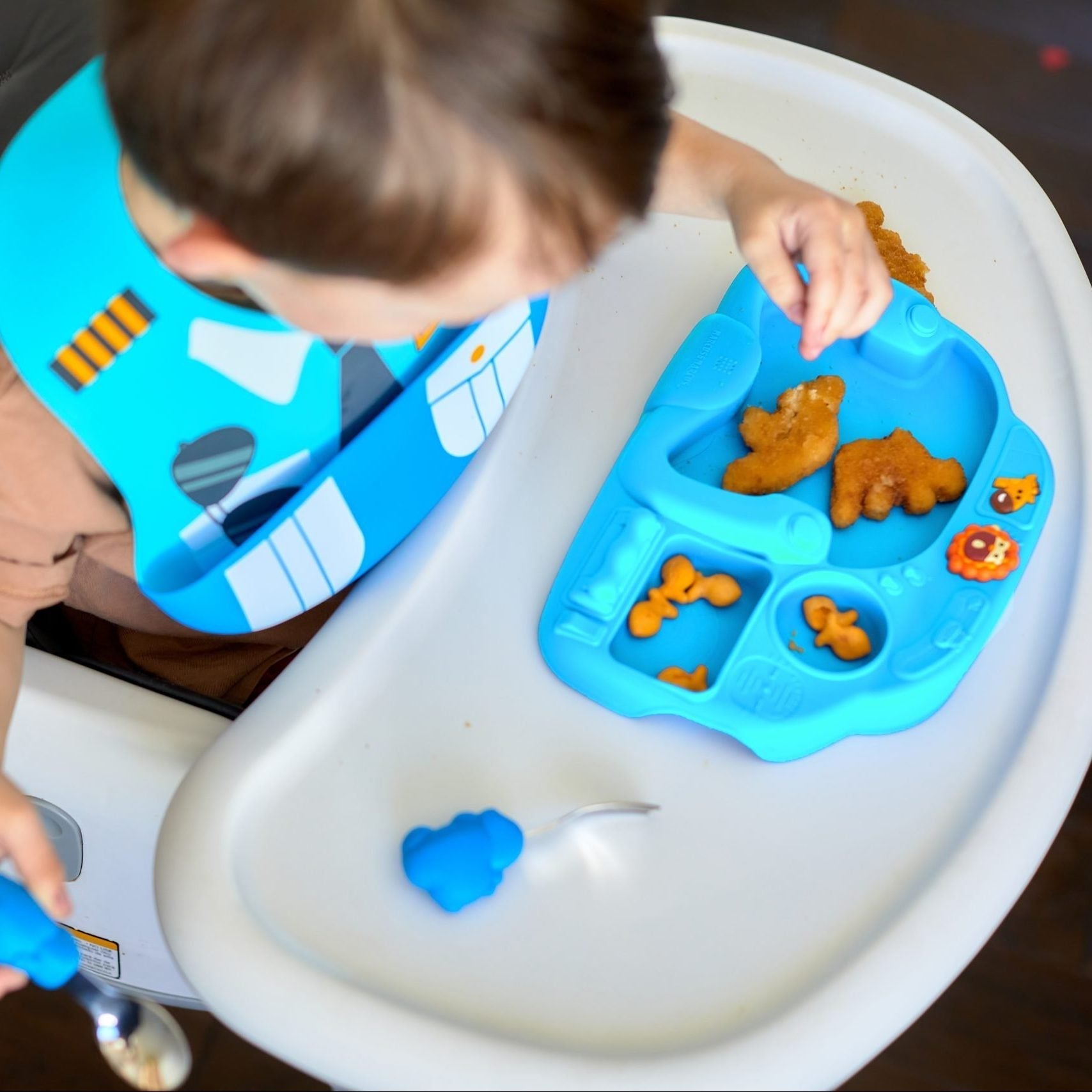 Marcus & Marcus 100% safe mealtime products that support self learning for toddlers.